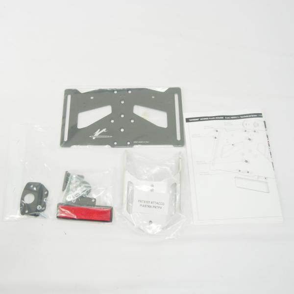 "CB1000R 08-17年のバルターモト製フェンダーレスです。未使用品品番:PETAH09リア周りがスタイリッシュに仕上がります。カスタムにぜひ"