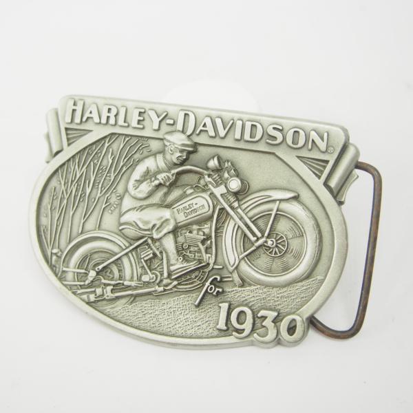"ハーレー純正のバックルです。未使用現在では絶版となっている希少なバックルです。お探しの方はぜひ「サイズ横95mmほど縦70mmほどベルト幅44mmほど"