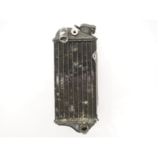 "純正ラジエターです。フィンへこみや傷などもありますが、目視での穴破れ破損なくまだまだ使えます。交換組み換えに是非どうぞ。チェックしてお役立てください。全高は29cm程度、コア幅11.5cm程度。"