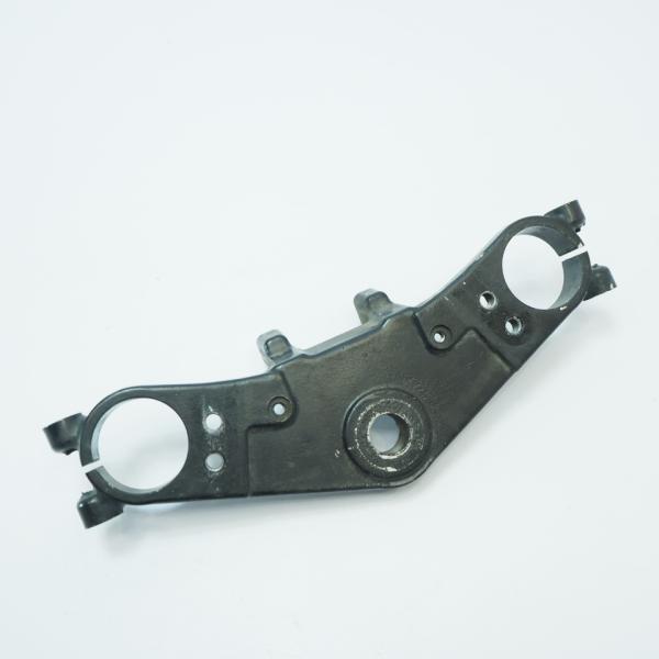 "ベースにオススメ!GPZ1000RX ZX1000A 純正トップブリッジ　 刻印 K986です。アップ画像のように傷があります。しかしベースにはこれから。部品取りや、組み換えベースに丁度良いパーツです。上手にご活用頂ける方この機会にお役立...