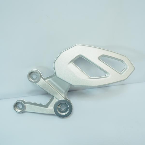 "ベースにオススメ!BMW S1000XR 純正ステップホルダー左 刻印 8553835です。アップ画像のように傷があります。しかしベースにはこれから。部品取りや、組み換えベースに丁度良いパーツです。上手にご活用頂ける方この機会にお役立て下...