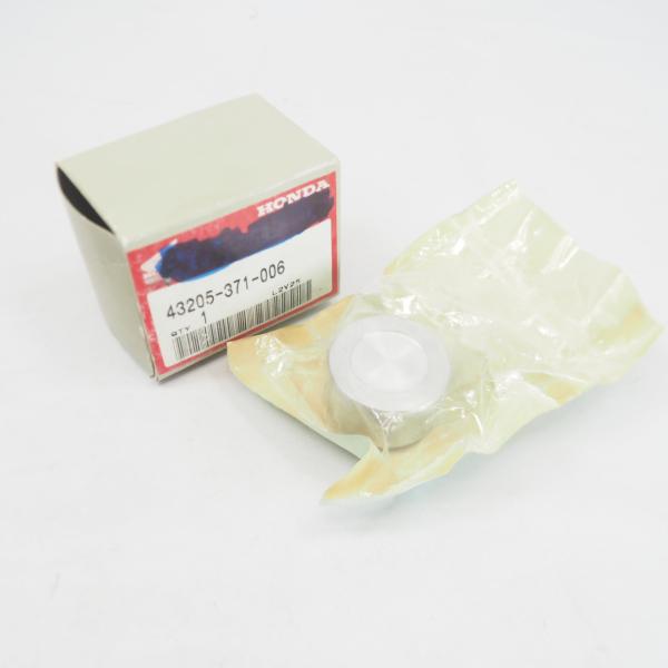 "純正品番43205-371-006安心のホンダ純正未使用品CB750FやGL1000辺りが使っているかと思いますが、一応サイズも参考に同型キャリパーの流用にお使いください外径φ38mm厚み約23.8mm程度"