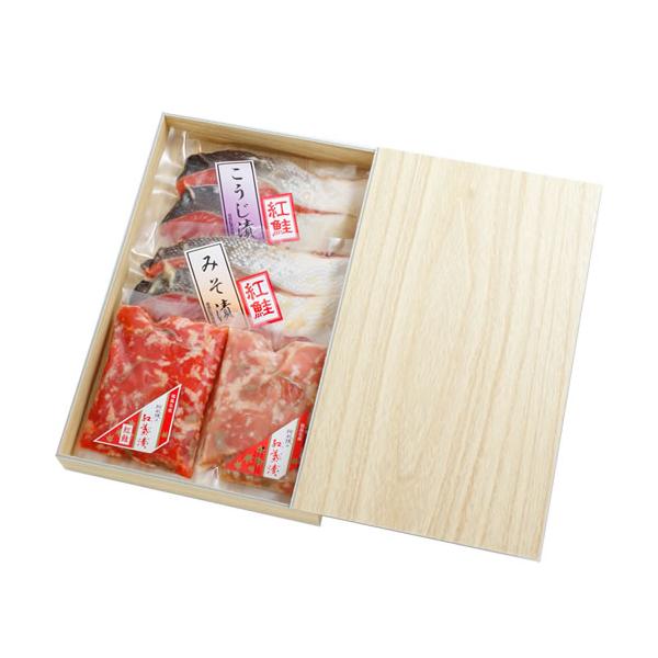 ※こちらの商品は受発注商品の為ご注文後のキャンセルはできません。予めご了承くださいませ。特別な詰め合わせです。■内容量：240g（紅鮭紅葉漬120g×1袋・紅葉漬120g×1袋）、4切（紅鮭こうじ漬2切×1袋、紅鮭みそ漬2切×1袋）