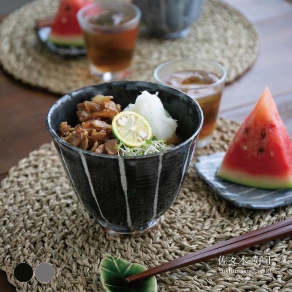 【鼠志野朝顔型線文丼】▽「陶芸家 / 佐々木好正」シリーズ一覧は下のリンクへゴブレットのようなおしゃれなどんぶり。朝顔の花のようにスッと背が高く、足元の高台は小さめに作られていて品の良い印象です。それでも高すぎることなく、不安定さも感じない...