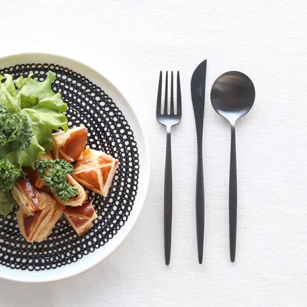 商品番号：MO06BLF/MO07BLF/MO08BLF材質：ステンレス(つや消し/マット)サイズ：・スプーン/縦17cm・ナイフ/縦18cm・フォーク/縦17.5cmブランド：Cutipol（クチポール） / Portugal（ポルトガル...