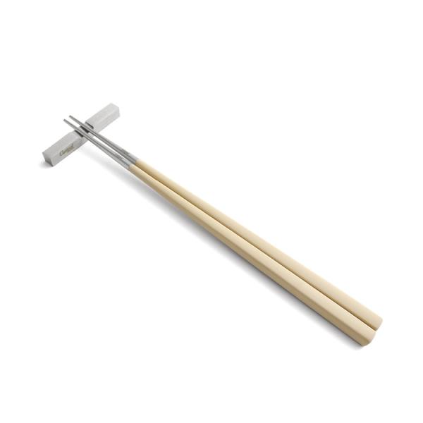 「KUBE（クーベ）」は、極力丸みをつけずに直線の美しさを最大限に生かしたシリーズです。持ち手が樹脂なので、さらっとしたマットな質感が心地よく、やさしく手に馴染みます。細部まで配慮されており、持ち手の端は角を取ってあるので、安心してお使いい...