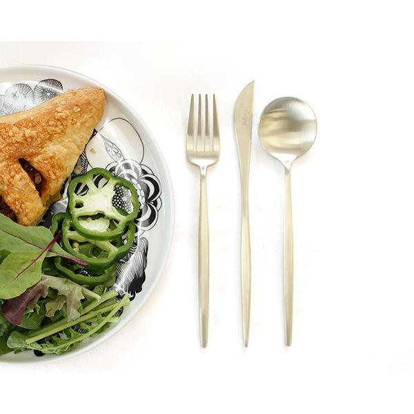 洗練されたモダンなデザインが魅力のポルトガルのカトラリー専門ブランド「クチポール」。デザインのよさだけでなく、人間工学に基づいて設計されているため、 想像以上に使いやすく人気のカトラリーです。カジュアルなデザインで品もあり、北欧食器との相性...