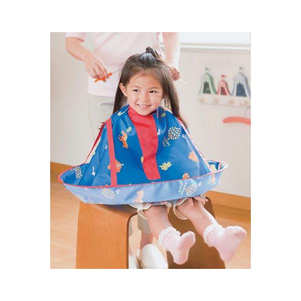 おうちで髪を切ってあげる時に便利な散髪用ケープです。すっぽりかぶせるだけで後片付けも簡単!えりもとは着脱テープでサイズ調節が簡単です。収納袋付きでコンパクトに収納できます。■サイズ／使用時：約直径60cm、収納時約直径34cm■材質／ポリエ...