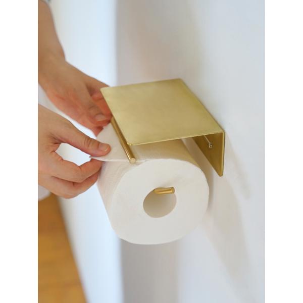 サイズ/約w140×d100×h84mm素材/真鍮※真鍮メッキネジ付き※対応ペーパーサイズ:φ100?φ118mm(φ118mmは使用可能ですが、壁面にペーパーが当たる場合があります)スタイリッシュなトイレットペーパーホルダーです。バー状の...