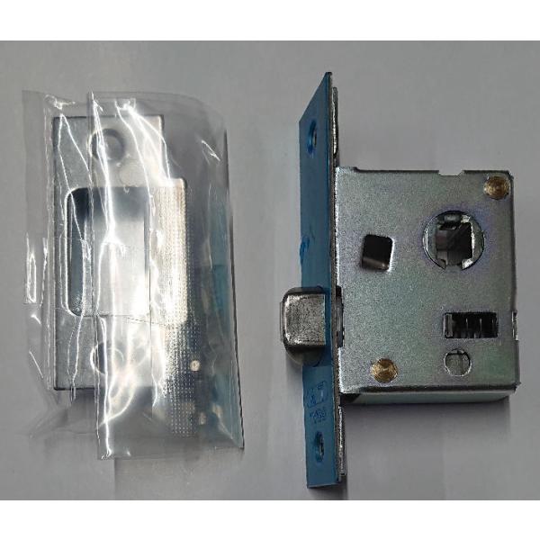 メーカー取り寄せ品となります。メーカー在庫がある場合は１週間程度で出荷できる場合がありますが、通常はメーカーにて受注後組み上げる為、納期が２〜３週間かかります。