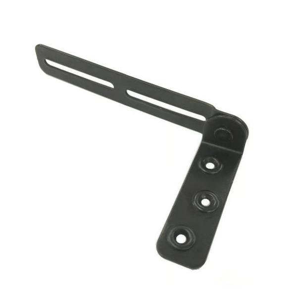 家具を柱や壁の支柱にビス止めし、転倒を防止する金具です。木ネジがしっかり止まる箇所にお取付ください。材質：鉄（SPCC）／仕上：黒塗装付属品：鉄黒丸頭木ネジ　2本　　　　　鉄黒皿木ネジ　3本