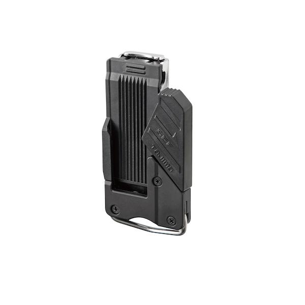 【用途】セフ着脱式ホルダー【特徴】作業着のポケットや腰袋のフチにも取付可能なクリップ式セフホルダーが不意に外れにくいロック機構付 軽さ重視の樹脂タイプ 安全ロープ取付環付 ※本製品のクリップベースをロックしないで使用する場合は落下する危険性...