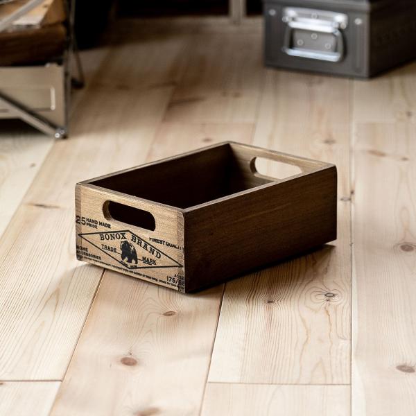 長い間使い込まれたような風合いが印象的なダルトン WOODEN STOCKER BOX。リアルなアンティークフィニッシュと英字印刷の剃れ感はどこに置いても馴染んでくれます。スタッキング収納OK。【製品に関するご注意】製品コンセプトの都合上、...
