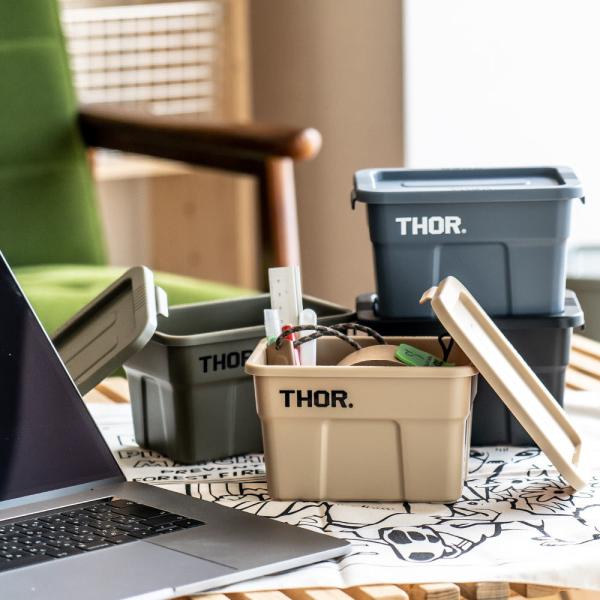※こちらの商品は1組セット(本体+フタ)での販売となります。Thor Large Tote With Lid から小さな卓上サイズが登場。絶妙なミニチュア感、いくつか揃えて並べてみたい可愛さです。もちろん、小さくてもディティールはそのまま。...