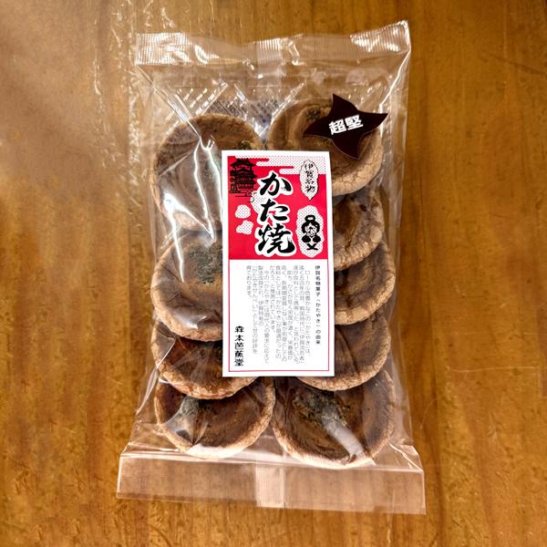 超堅かたやき　9枚入り普通のかたやきでもかたいですが、それで物足りない方の為に作られた「超堅」です。厚さは1.5ｃｍ程ございます。※かなり堅いので歯に気を付けてお召し上がりくださいませ。　名称　焼菓子原材料名：小麦粉（国内製造）、砂糖、胡麻...