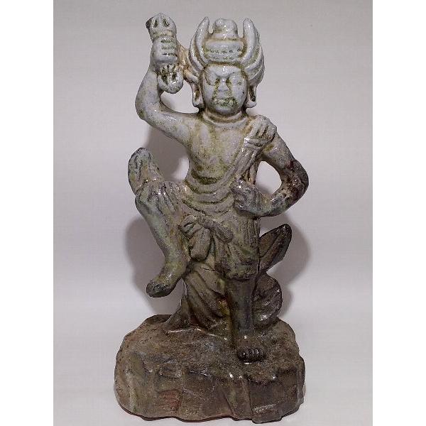 A-546　伊賀蔵王権現立像　作・新 歓嗣　台座11.5×7.5cm、高さ23.7cm　（しおり）伊賀の巨匠、新 歓嗣 手作り作品。伊賀土の彫像です。細やかな彫刻で、彫られた部分にビードロ釉が溜まり、力強く、そして繊細な表情を醸し出して、金...