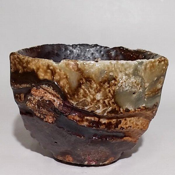 H-401伊賀窯変ぐい呑作・蓮 善隆　6.8×7.2cm、高5.5cm　24,200円　(共箱・共布・しおり)※この作品は１点ものの作品となります。蓮 善隆　YOSHITAKA HASU1949　長崎県佐世保市に生まれる1975　伊賀市音羽...