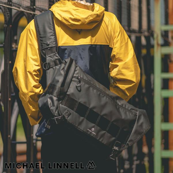 アーミーコーティングといわれる特殊な加工で作られたA.R.M.Sシリーズのメッセンジャーバッグです。フランス軍隊のバッグとしても使われていたことがある素材で、一般的な傘の約10倍の撥水能力もある、耐久性に優れた生地で作られています。フラップ...