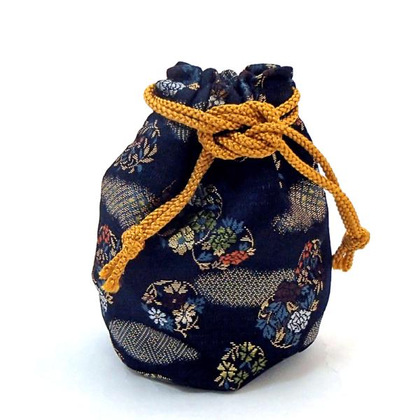 将棋用品　オリジナル手作り駒袋　おしゃれに持てる　西陣織（裏打ち）　花てまり紺地に花てまり手作りの豪華な西陣織の駒袋(裏打ち)です。裏は中表に丁寧な手仕事で縫製されています。きっと駒も喜ぶと思います！※裏生地の色は画像と変わる場合がございま...