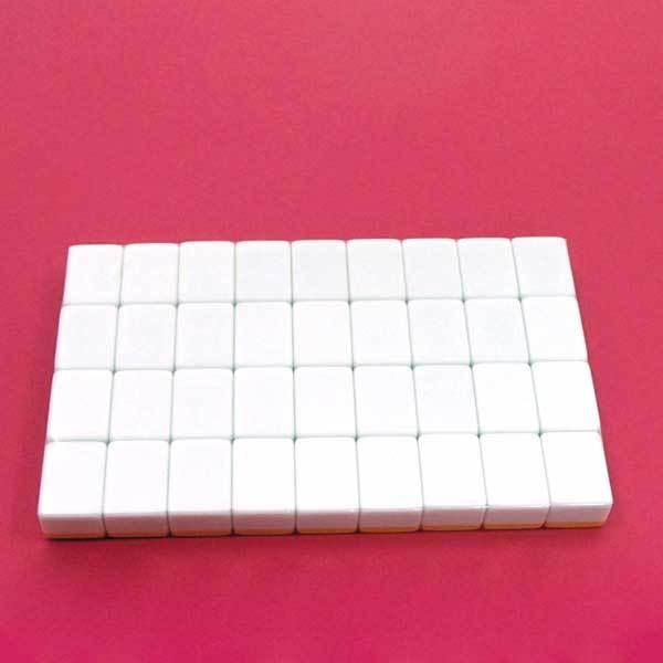 パイパン（白牌）の単品売りを所望されることがあります。手細工で彫刻される方や工房の方々からの要望が多いです。サイズ：約20×27×16mm※通常「郵送」でのお届けとなり配達日時指定は承っておりません。日時指定の場合は宅配便とさせて頂きます。...