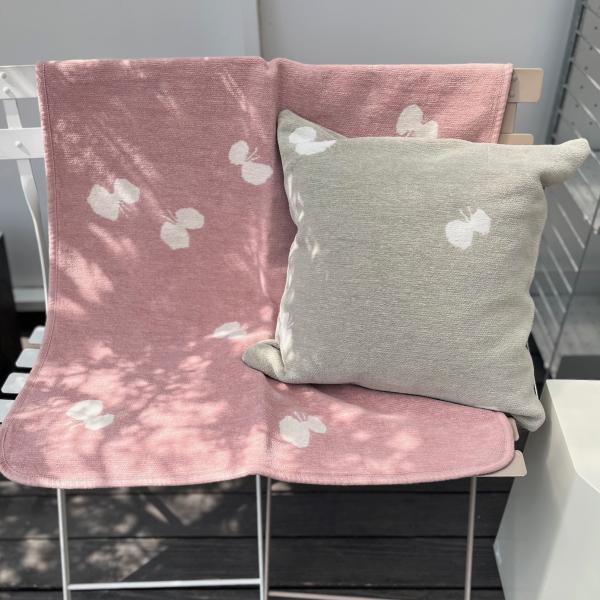 1879年からずっとスウェーデン南部の小さな町で創りつづけているKLIPPAN（クリッパン）。140年にわたって糸を紡いできた伝統技術と北欧デザイナーたちとのコラボレーションにより、モダンで美しいデザインとなり、世界中で愛されるブランドに成...