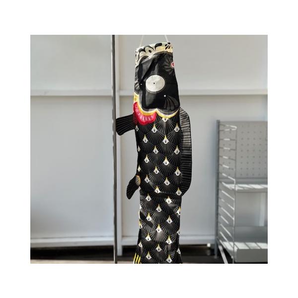 カラフルでポップな「こいのぼり」は、フランスではお部屋を飾るインテリアとして、またお子さまが“すくすく育つ”というシンボルとして一年中親しまれています。日本の伝統的なこいのぼりも素敵ですが、フランスのエスプリの効いたこいのぼりは、現代の日本...