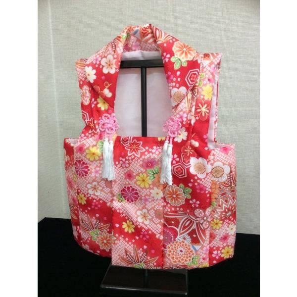 サイズ：着丈47cm　身幅38cm金彩友禅柄の華やかな被布着になります。お生まれになったばかりの際には大きいサイズかもしれませんが初節句の御祝など、みなさんのお集まりのときにお洋服の上からでも合わせて着ていただいてとてもかわいらしいですよ。...