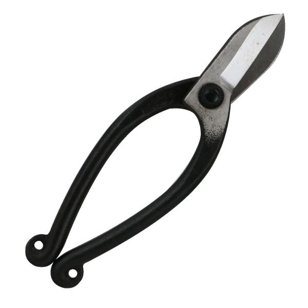 若狭屋 お花鋏 池坊型 No.WD-3新品になります。JANコード4980172504208ブランド名若狭屋商品名お花鋏　池坊型規格No.WD-3商品サイズ幅50 ×高さ166 ×奥行き16mm重量140ｇ用途花鋏。機能・特徴耐久性に優れて...