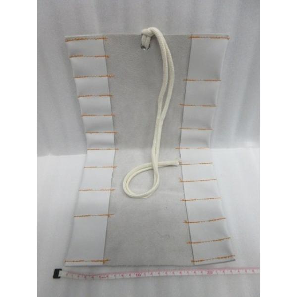 だるま 床皮 のみ巻き 追入用 白 約縦240ｍｍ約横395ｍｍ新品になります。　床皮 のみ巻き 追入用皮製サイズ約縦240ｍｍ約横395ｍｍ※手作り品の為商多少誤差がある場合がございます。また素人採寸の為多少誤差がある場合がございます。製...