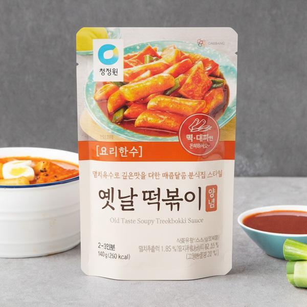 #商品の特徴 : POINT韓国料理の定番、トッポキを自宅で簡単に楽しめる「清浄園 昔ながらの甘辛いトッポキソース」。140gで2〜3人前のボリューム、家庭で手軽にトッポギ専門店の味を再現できます。これ一本で、豊かな旨味と甘辛さが広がり、食...