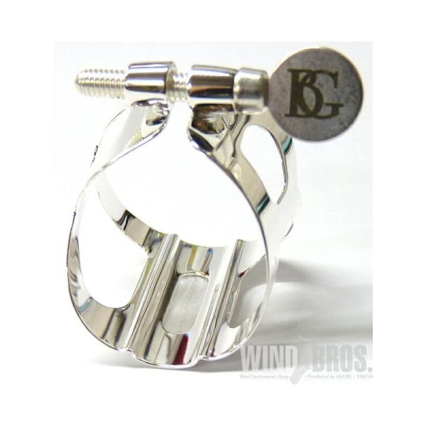 // BG Tenor Sax Ligature Tradition Silver Plated  L47 //リードにはレールのみで接するタイプのメタル製リガチャー。音の遠達性に優れ、華やかで色彩感があり、ストレートかつ豊かな音色が魅力で...