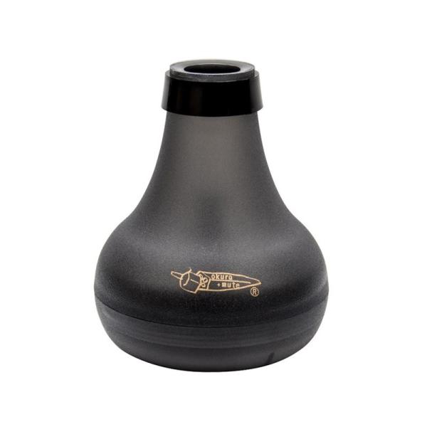OKURA + MUTE TPR(オクラ+ミュート) プラクティス ミュート 【トランペット用】 不都合な振動を抑え鳴りムラをカット。・本体は開閉でき内部を清潔キープ。・空気孔のサイズを2 種類から選択でき、抵抗力の違いを利用したペダルから...
