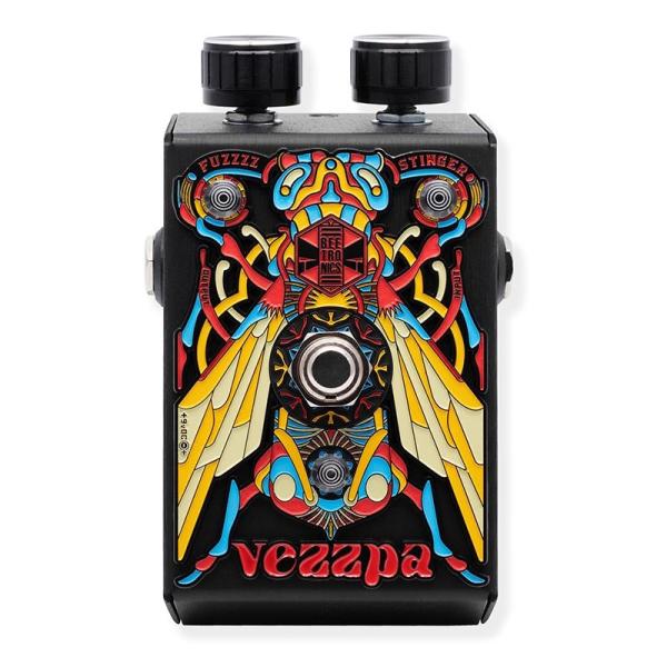 ■ゲート/ハイオクターブを縦横無尽に飛び回る、危険なスズメバチファズ。BEETRONICSのコンパクトなペダルシリーズ、BABEE SERIESの第2弾となるVEZZPA（ヴェズパ）はその名の通りベーシックなサウンドではありません、スズメバ...