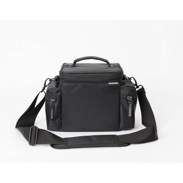 ★収納スペース豊富な7インチレコード用バッグ★MAGMA RECORD-BAG 100は、7インチレコード100枚とアクセサリーがぴったり収まる、レコードバッグです。バッグ本体には、強化されたセミハードPVCボディが採用されており優れた保護...