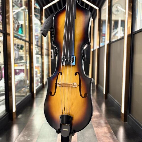 【預かり代行販売 (委託中古品) 】現在生産完了の国産最上位モデル「Beta」が委託中古で入荷！ピエゾゲイントリマーのネジ穴潰れの為、ピエゾピックアップのゲイン調整が出来なくなっておりますが、出力に問題は無く他箇所の動作も良好です。金属パー...