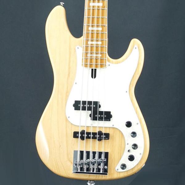 あのマーカスミラーを唸らせ、その名を冠することを許されたベースSire(サイヤー)本機はPBシェイプにスワンプアッシュ・ボディ、ヴィンテージフィーリングと高い耐久性のローステッドメイプル・ネックを使用。Midの周波数が調整可能な3BandE...