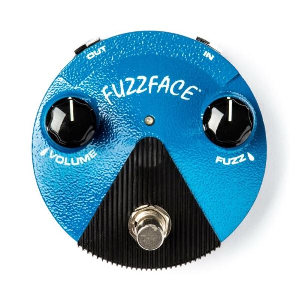1970年の Dallas-Arbiter Fuzz Face をミニサイズにしてACアダプター使用可能にしました。シリコントランジスタを使用したタイプです。The Fuzz Face Mini pedal line features le...