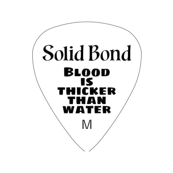 ティアドロップ・タイプのピックの登場です。PD3 には、Solid Bond のロゴと「血は水より濃い」という意味で人と人との深いつながりを表したBlood is Thicker Than Waterの文字がデザインされています。Shape...
