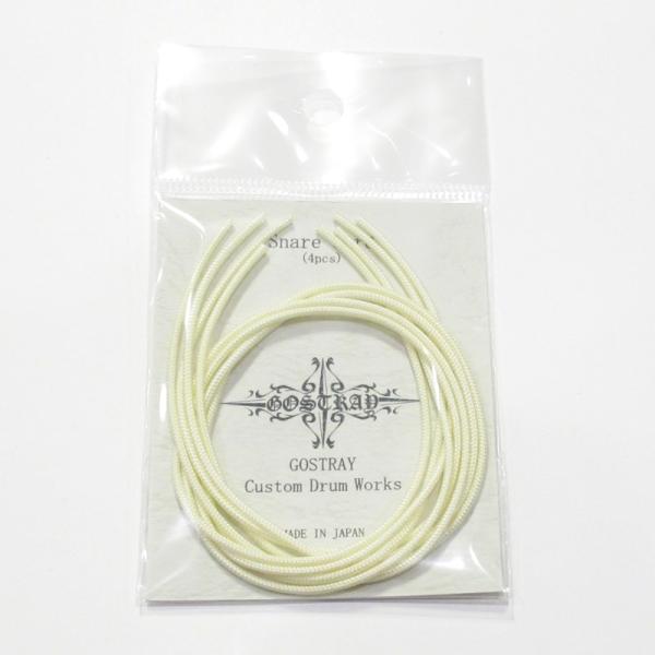 紫外線で劣化しにくいポリエステルを使用し、心材を撚り糸にする事によってテンションを掛けた時の断面がつぶれるのを防ぎ、よりヘッドとスナッピーの密着性が高まっています。また、製造段階で高温によるストレッチ加工を施し初期伸びを抑え扱いやすさと切れ...