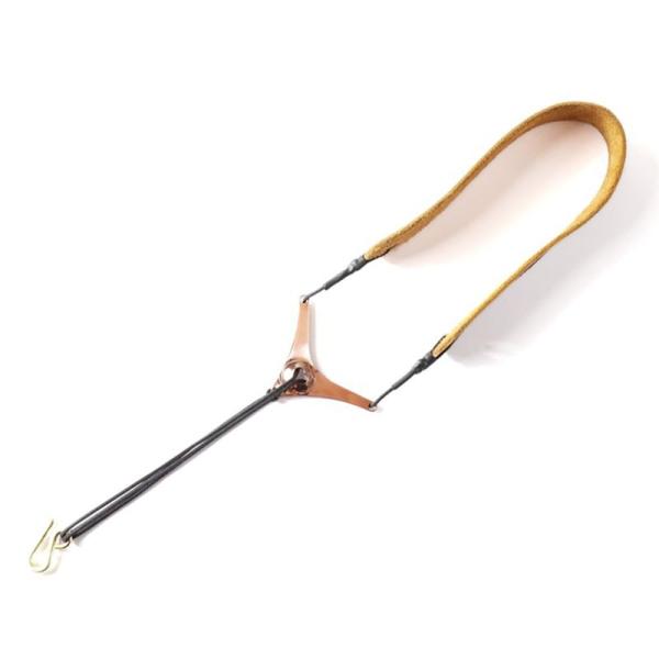 レギュラー：V字型の銅製プレートににハート型の穴をあけ、真鍮製のフックを組み合わせたネックストラップです。銅と真鍮の相乗効果により、SV950フック仕様よりも倍音豊かで深みのある響きを生み出します。コストパフォーマンスに優れながら、演奏の楽...