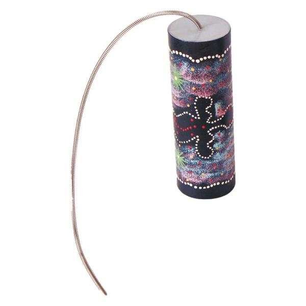 雷の音でお馴染みの安価なスプリングドラム。2サイズのラインナップです。サイズ：Sサイズ（直径6.5cm×20cm）重量：110g原産国：インドネシアイケベカテゴリ_パーカッション_その他パーカッション_Sound King_新品SW_Sou...