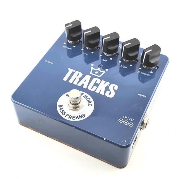 アンプライクな感覚で音作りをするプリアンプ。本機「Tracks」は余り例を見ない3バンド・ゲイン・コントロールにて音質とバランスがコントロール可能なプリアンプです。クリーンからクランチ、ドライブまで幅広い音作りがお楽しみ頂けます。3バンドE...
