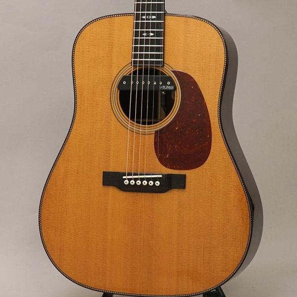 Bourgeois Guitars と Eastman Guitars がタッグを組んで生まれた革新的シリーズTouchstone。コストパフォーマンスという概念を飛び越えたハイクオリティモデルに、アンフィニカスタムワークスのチューンナップ...