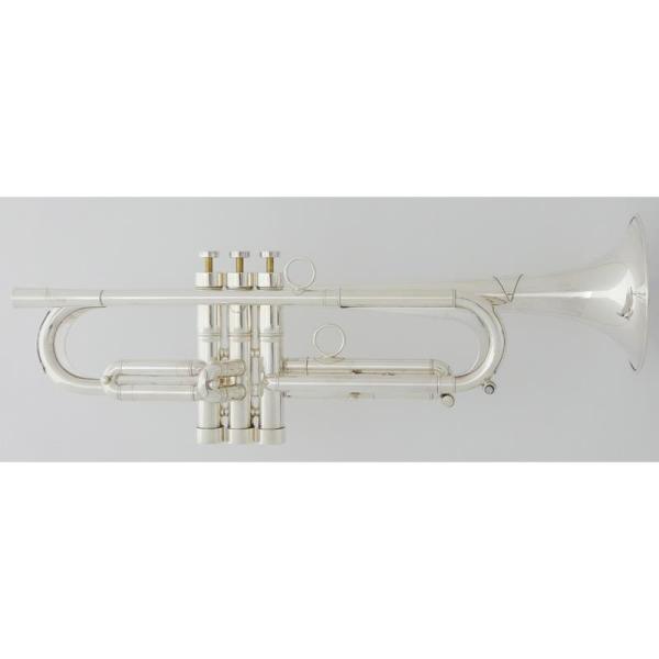 【中古】Queen Brass (クイーンブラス) Hino Model SP (ヘビーウェイト)「日野皓正」モデル「いつか日野皓正氏の楽器を手掛けたい」と願う楽器職人と、トランペットに更なる高みを求める巨匠との出会いは突然訪れました。これ...