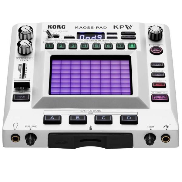 A Touch Evolution ― タッチが、表現へと進化する。KAOSS PADが、進化したタッチ・インターフェース、拡張されたエフェクト、そして現代のクリエイターに最適化されたワークフローを備えて帰ってきました。デュアルタッチによる...