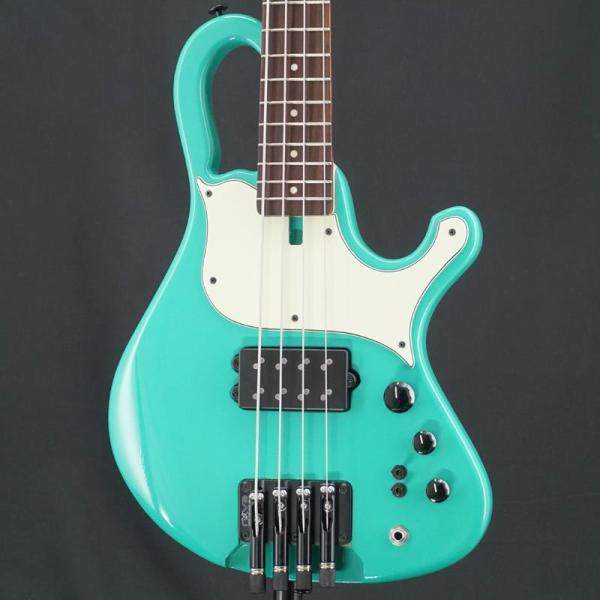 特徴的なルックスの新進気鋭、国産ブランドSaitias Guitarsの中古品が入荷！本機は特徴的なホールが空いたシングルカットモデルLorentz。アルダーボディとローズ指板の王道の組み合わせに程よいテンション感を保った30.5インチのシ...