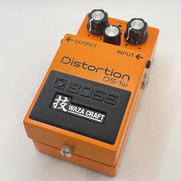 熟練のエンジニアが見つめ直したディストーションの原点、DS-1 DistortionDS-1は、1978年にBOSS初のディストーションとして登場した40年以上の歴史をもつレジェンド・ペダルです。鋭い歪みと豊かなサステインは、まさにディスト...