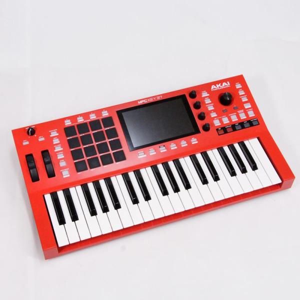 ■ご購入前に必ずご確認ください・こちらのMPC Key 37は1点限りのアウトレット品となります。そのため、交換品等はございません。初期不良などが発生した場合は修理での対応となります。・展示特価品のため、本体に汚れ、傷などがございます。あら...