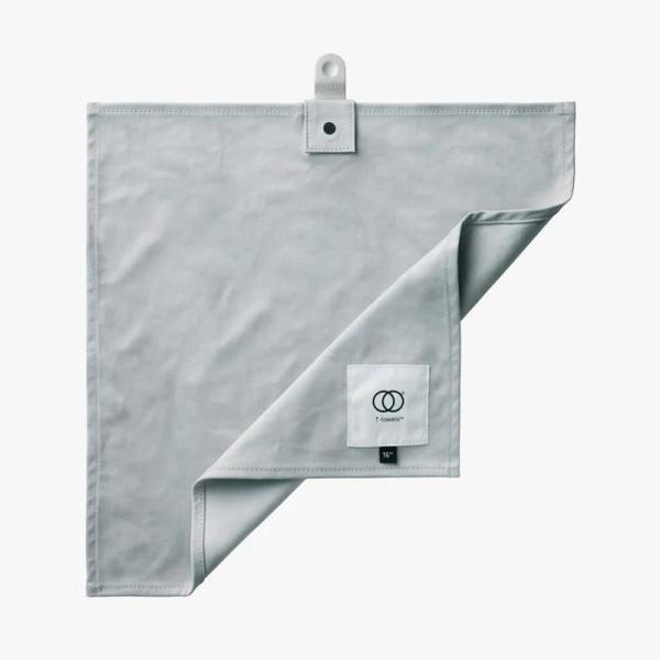 T-towels(R)は、ライブドラムに1960年代を思わせるクラシックなミュートサウンドをもたらします。多くのドラマーやレコーディング・プロデューサーが求める、あの温かくタイトな音色を簡単に再現できます。装着すると、ピッチがわずかに下がり...