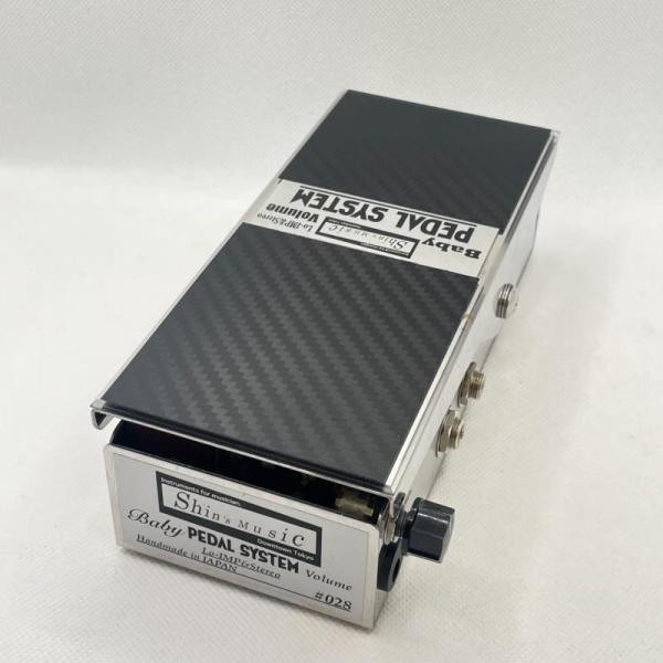 ペダルボードやラック、デジタルシステム等に最適なペダル。Chorus (ステレオアウト) →Volume →Delay (L/R) の様な接続、LoopスイッチャーやDigital Interfaceのセンドリターン、Amp Headのセン...